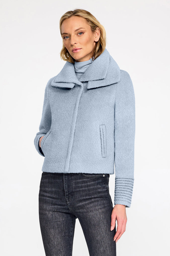 Bouclé Alpaca Double Collar Powder Blue Jacket | SENTALER